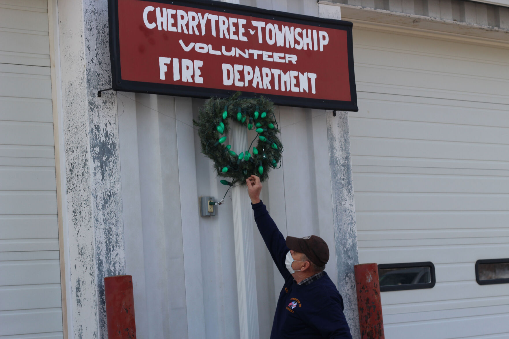 Green bulbs always a good sign on Cherrytree fire hall wreath – Venango ...