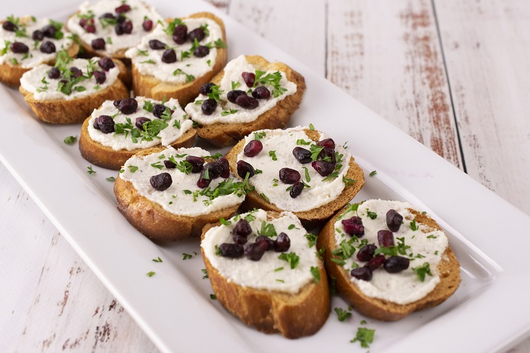 Roasted Garlic Whipped Feta Crostini – Venango Extra.com