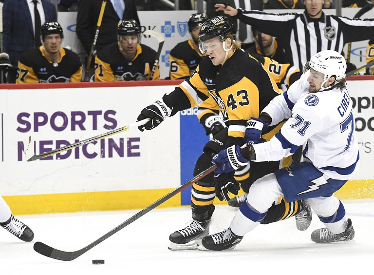 Penguins score 6 in 2nd period, beat Lightning 7-3 – Venango Extra.com
