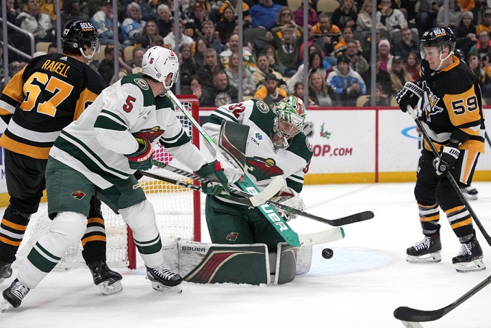 Crosby moves into 13th on NHL’s all-time scoring list as Pens overcome ...